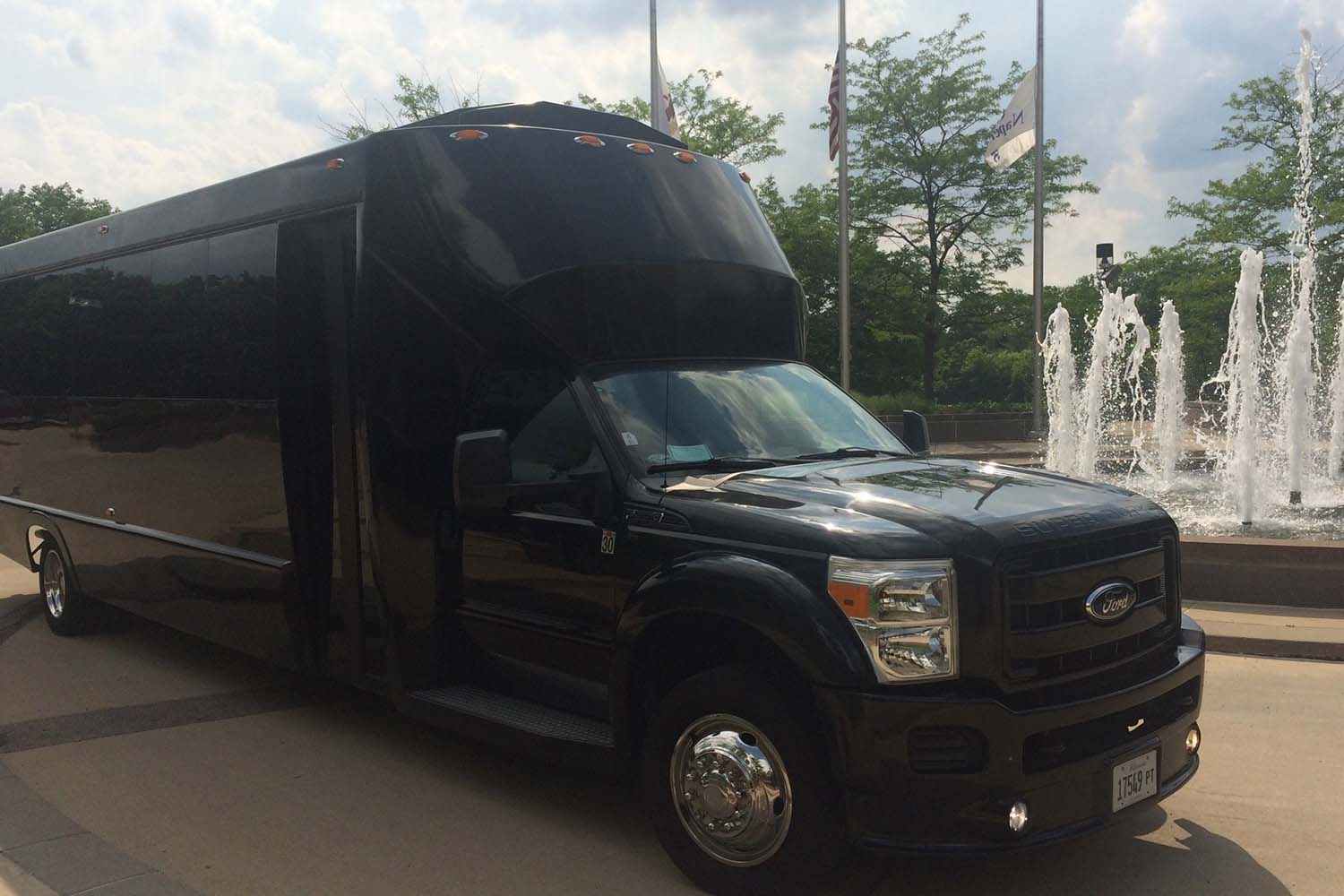 Midwest Coach Limo | Coach Bus #32