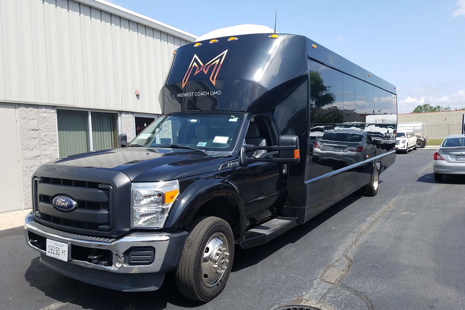 Midwest Coach Limo | Coach Bus #32