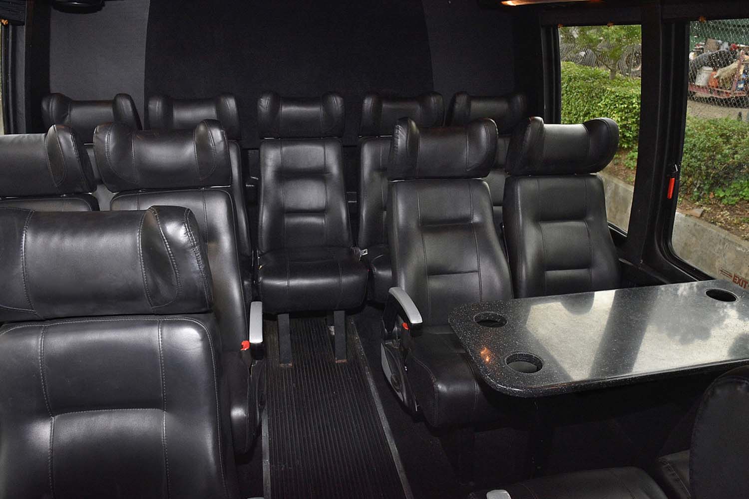 Midwest Coach Limo | Executive Coach Bus #33