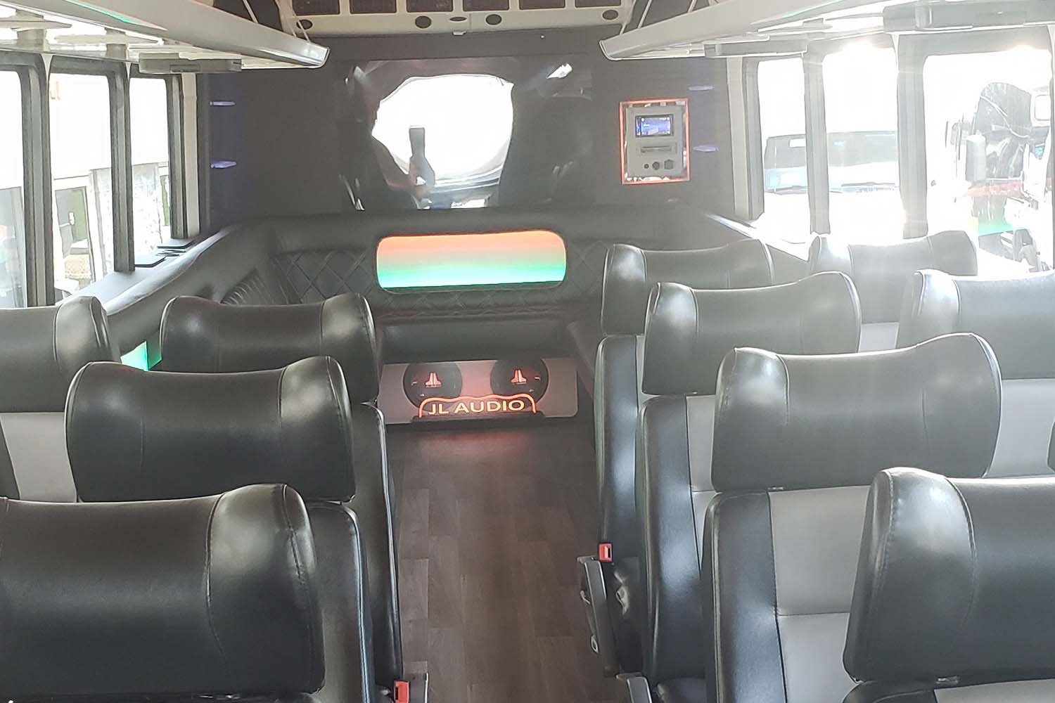 Midwest Coach Limo | Executive Coach Bus #34