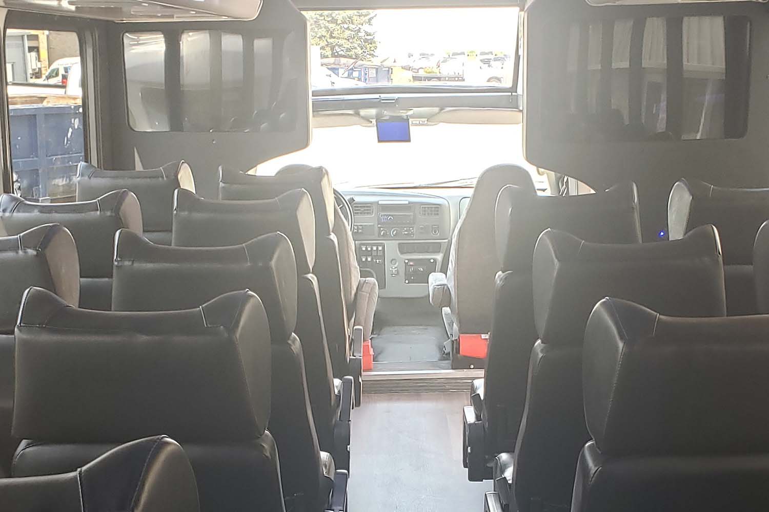Midwest Coach Limo | Executive Coach Bus #34