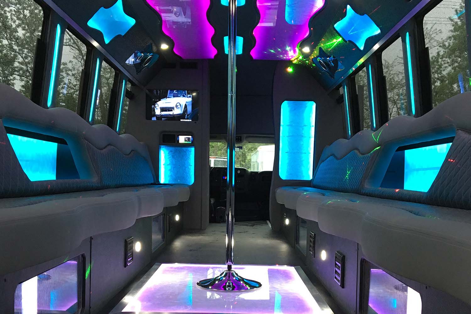 Midwest Coach Limo | The VIP Party Bus - A Bathroom on Board!